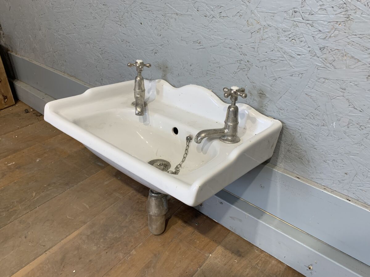 Antique Classic Bathroom Sink - Authentic Reclamation