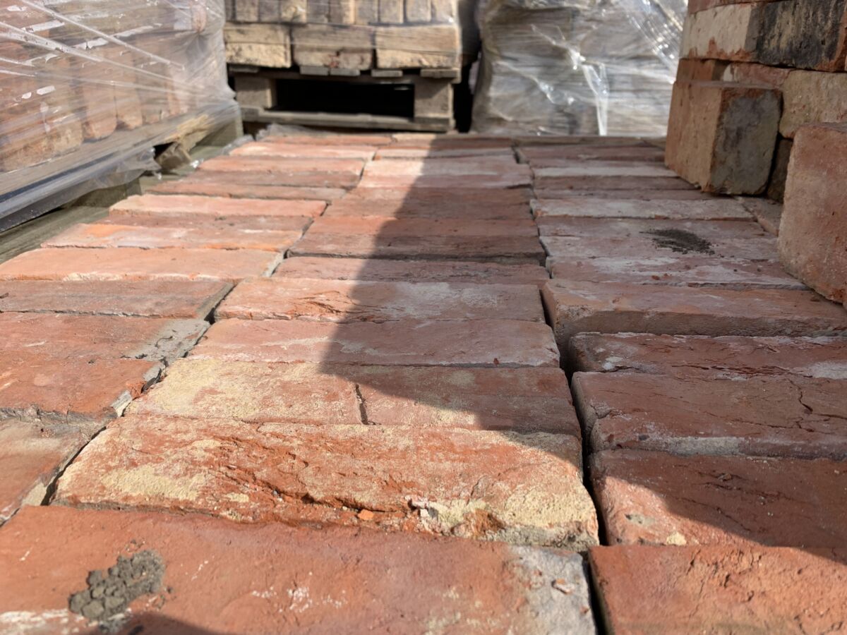 Reclaimed Salmon Red Ashburnham Bricks - Authentic Reclamation