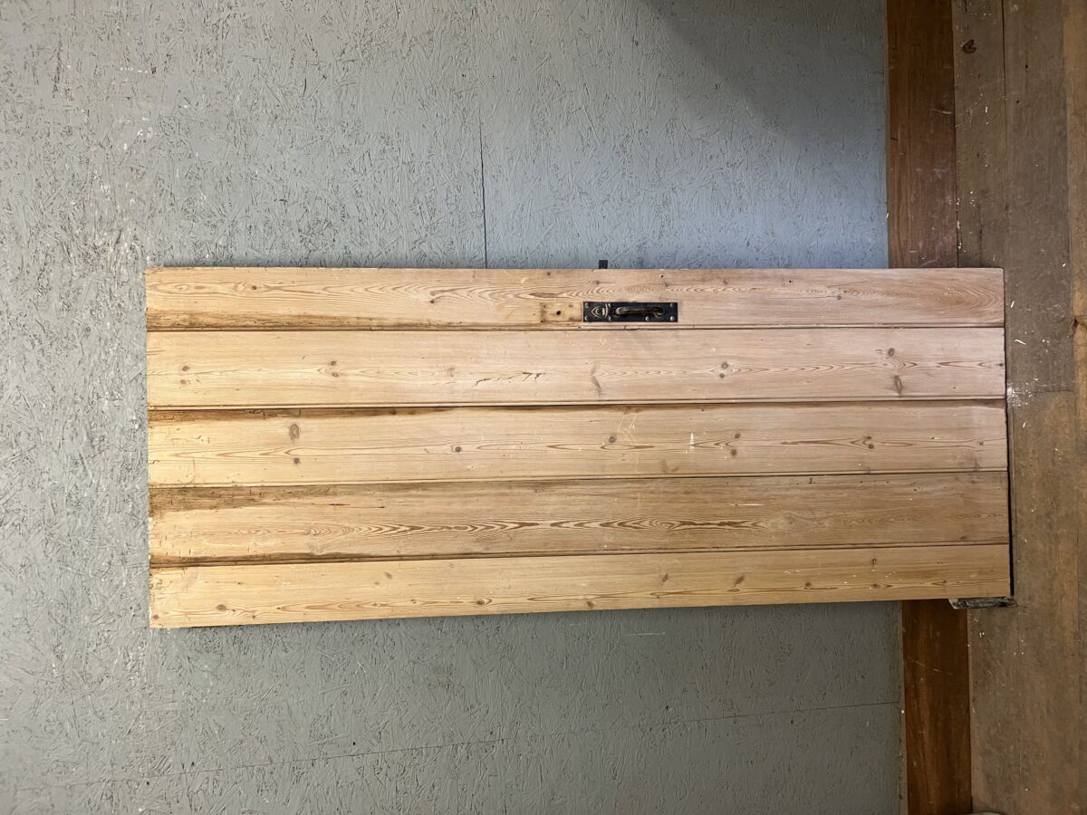 Simple Detail L&B Door - Authentic Reclamation