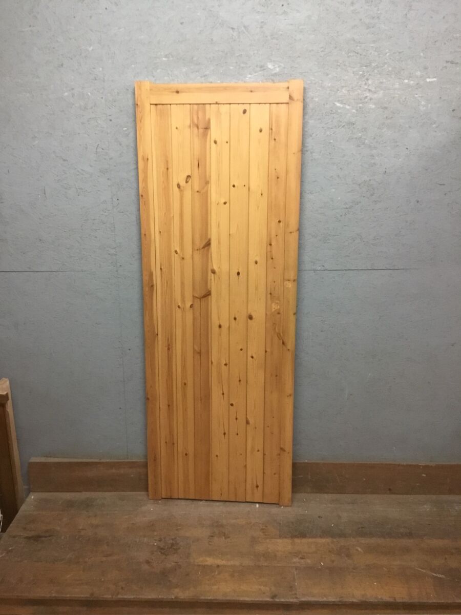 Lightly Varnished Pine Ledge And Brace - Authentic Reclamation