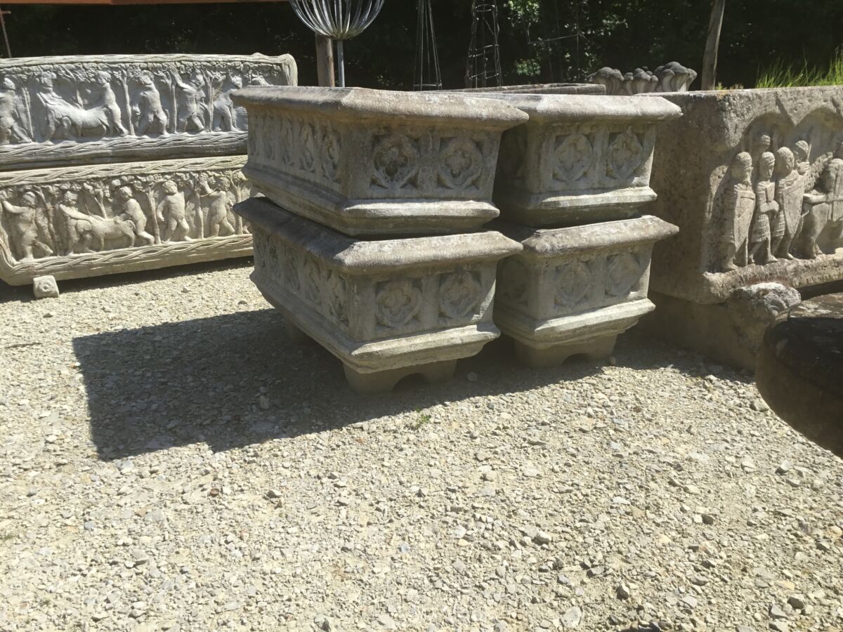 4 Recon Stone Planters