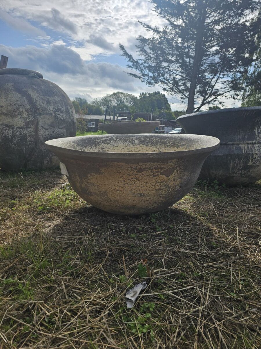 LOVELY ROUND CLAY POT - Authentic Reclamation