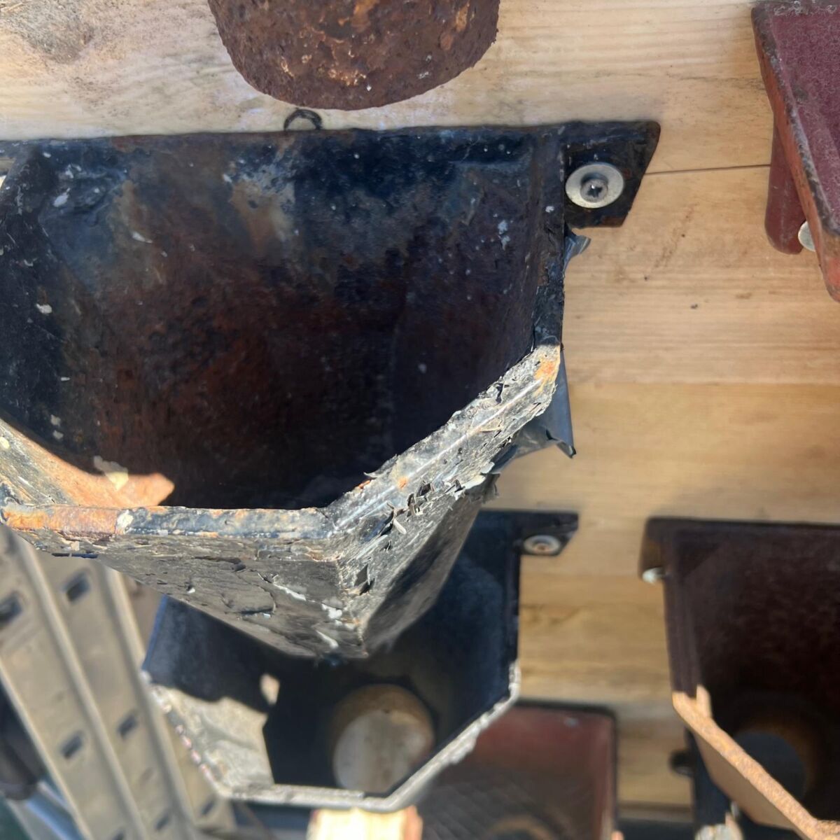 Black Damaged Small Hopper