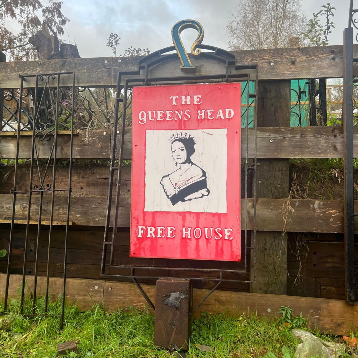 Queens Head Pub Sign